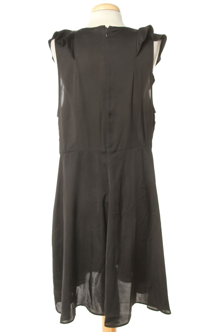 Vestido casual de H&M de la talla 44, de color negro